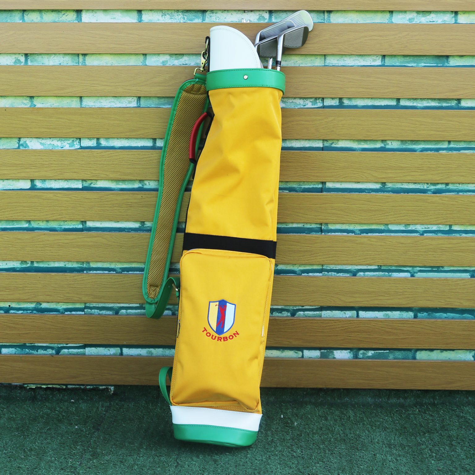 What Is the Standard Size of a Golf Bag?-Tourbonsports