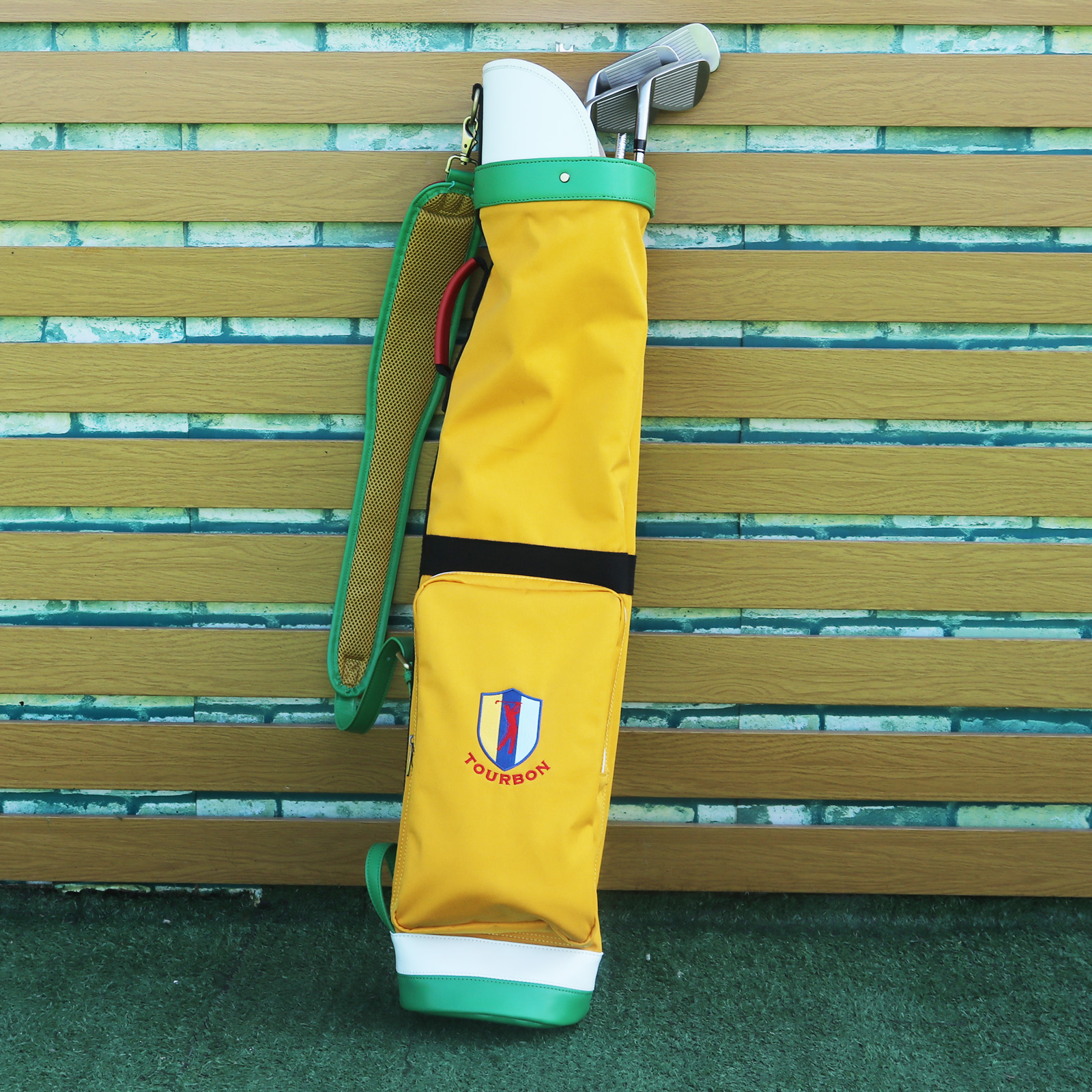 What Is the Standard Size of a Golf Bag?-Tourbonsports